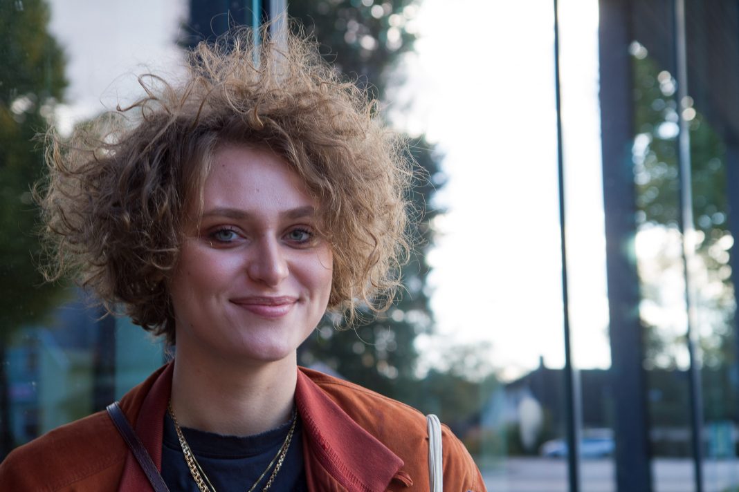 Lynneth vaks opp med psykisk sjuk mor: – Ikkje nokon vits i å plassere ...