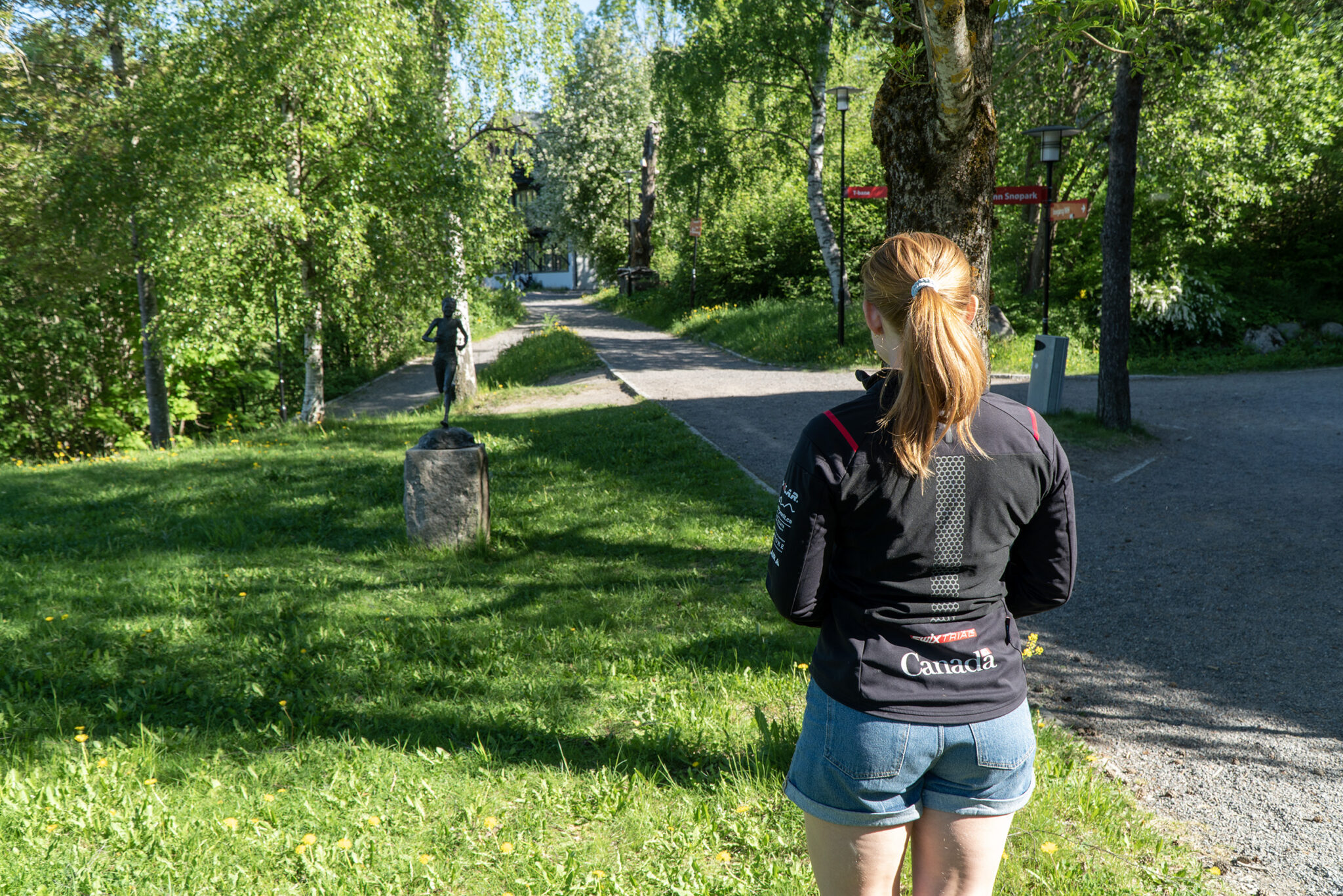 Julia (25) har fått draumejobben som trenar for det kanadiske landslaget