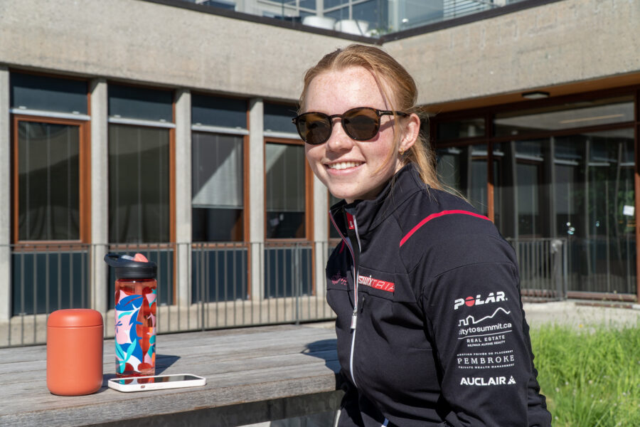 Julia (25) har fått draumejobben som trenar for det kanadiske landslaget