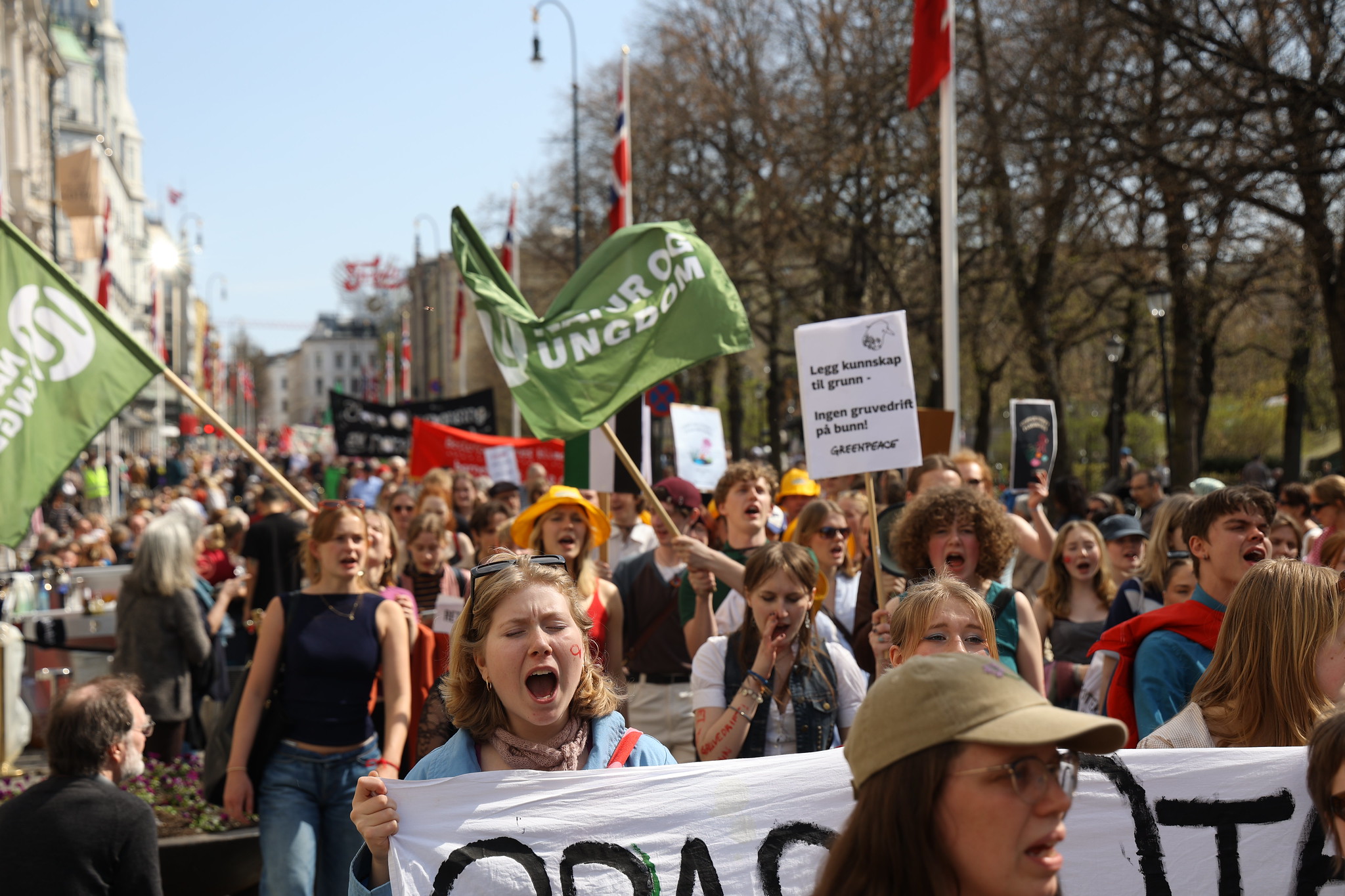 I dag masjerer 35 organisasjonar for klimaet