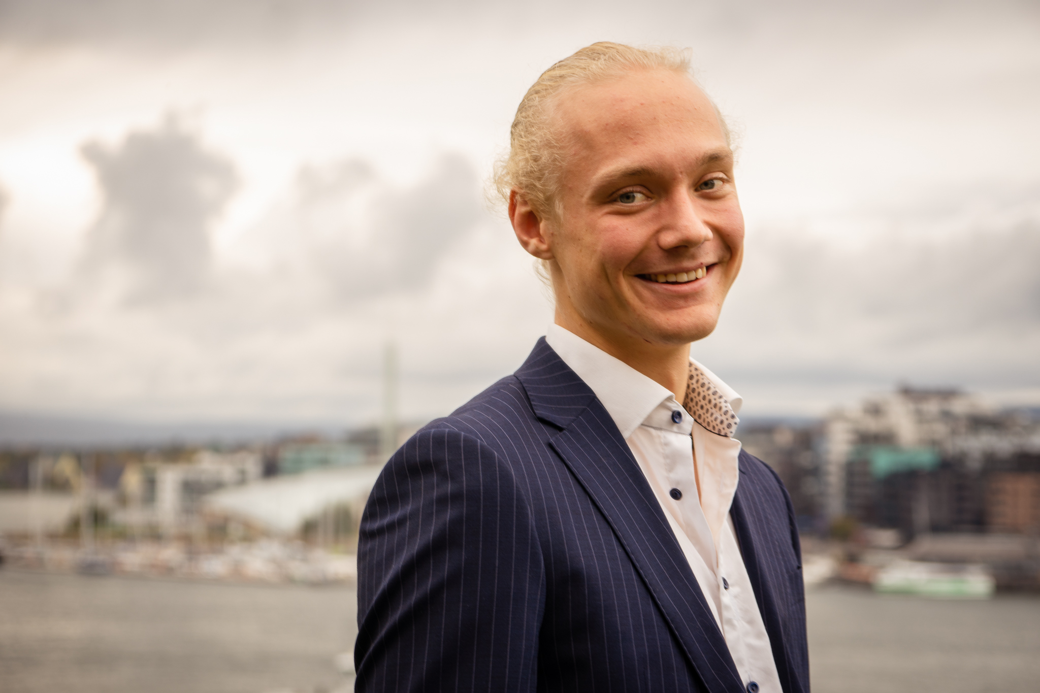 Simen Velle siktar på Stortinget: – Mange av problema vi unge står ...